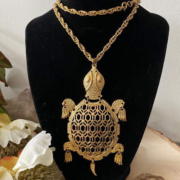 Authentic Original Vintage Style | Jewelry | Vintage 96s Gold Tone ...